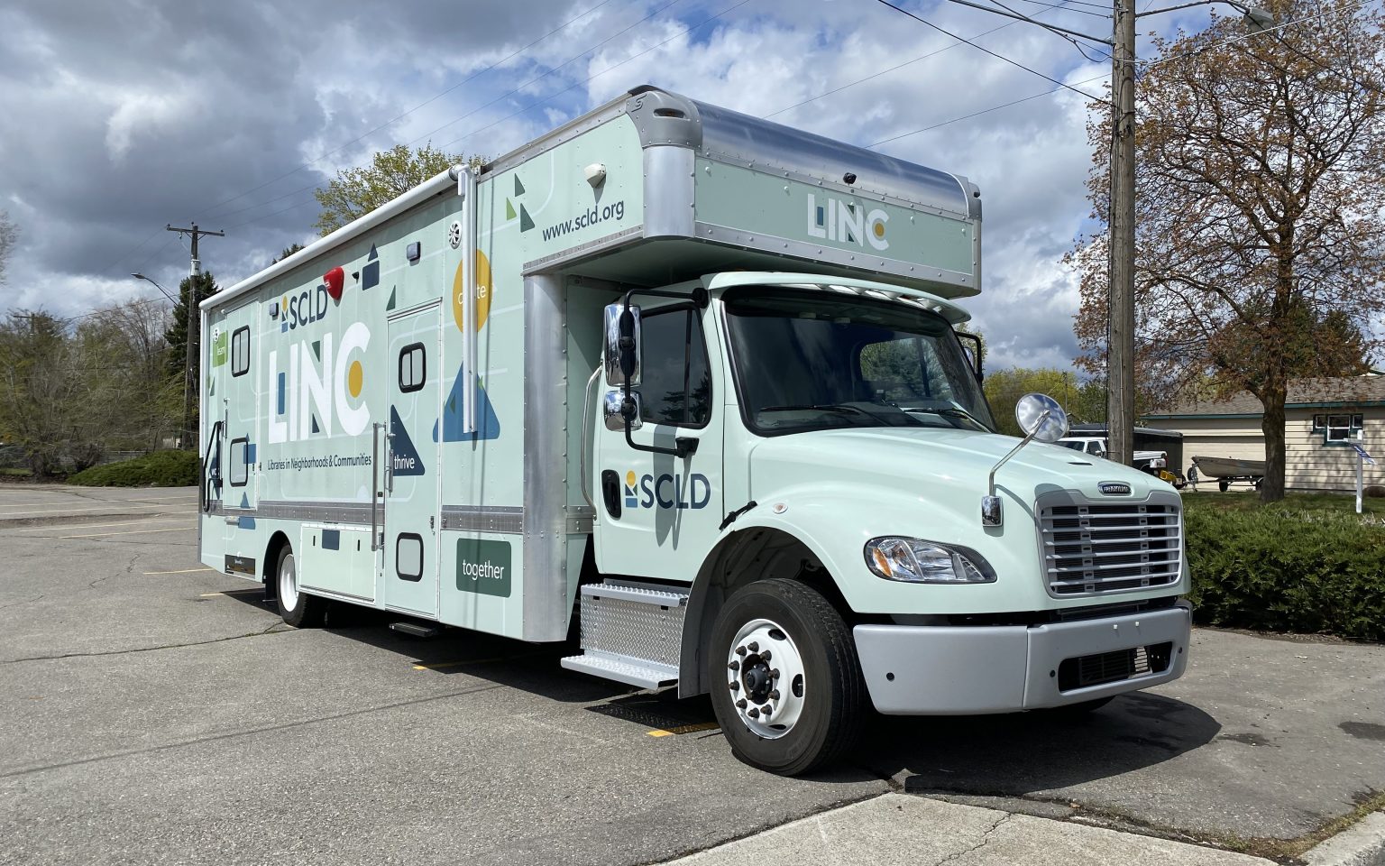 LINC & the Mobile Services Team: Expanding Library Services Throughout ...